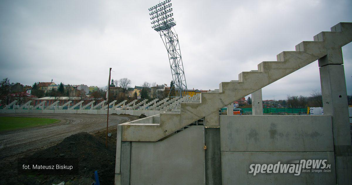 Walka z czasem trwa. Czy Wilki zdążą na inaugurację?