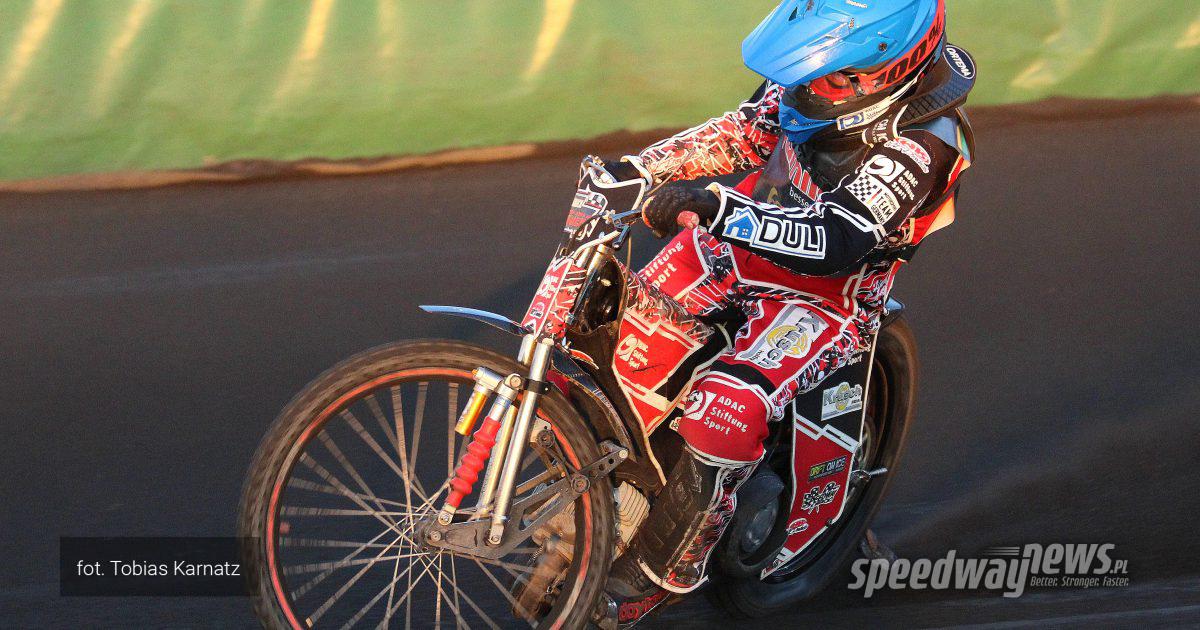 Sport żużlowy. Jechali cztery biegi mniej od rywali, a i tak pewnie ...